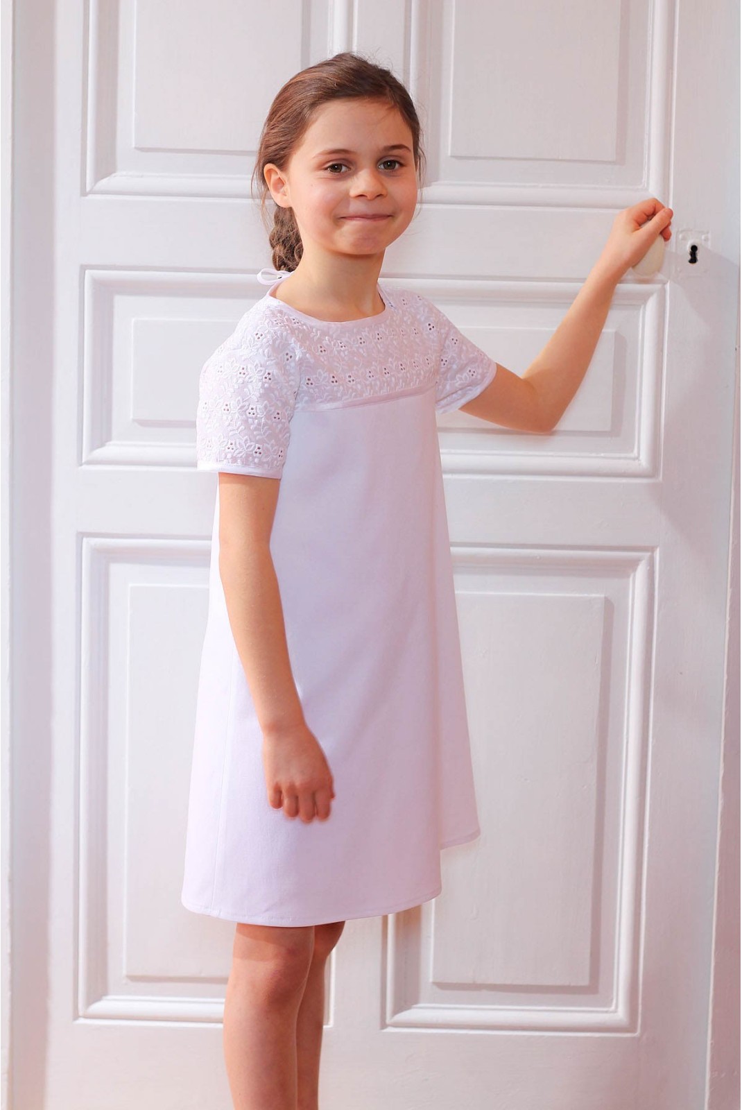Robe de communion fille, robe blanche chic en broderie anglaise